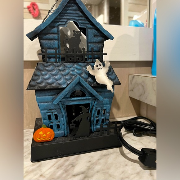 Scentsy | Holiday | Scentsy Haunted House Wax Melt Warmer | Poshmark